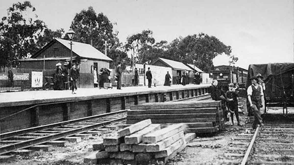 Engineers & Politicians Chapter Thirteen » Victorian Railways History